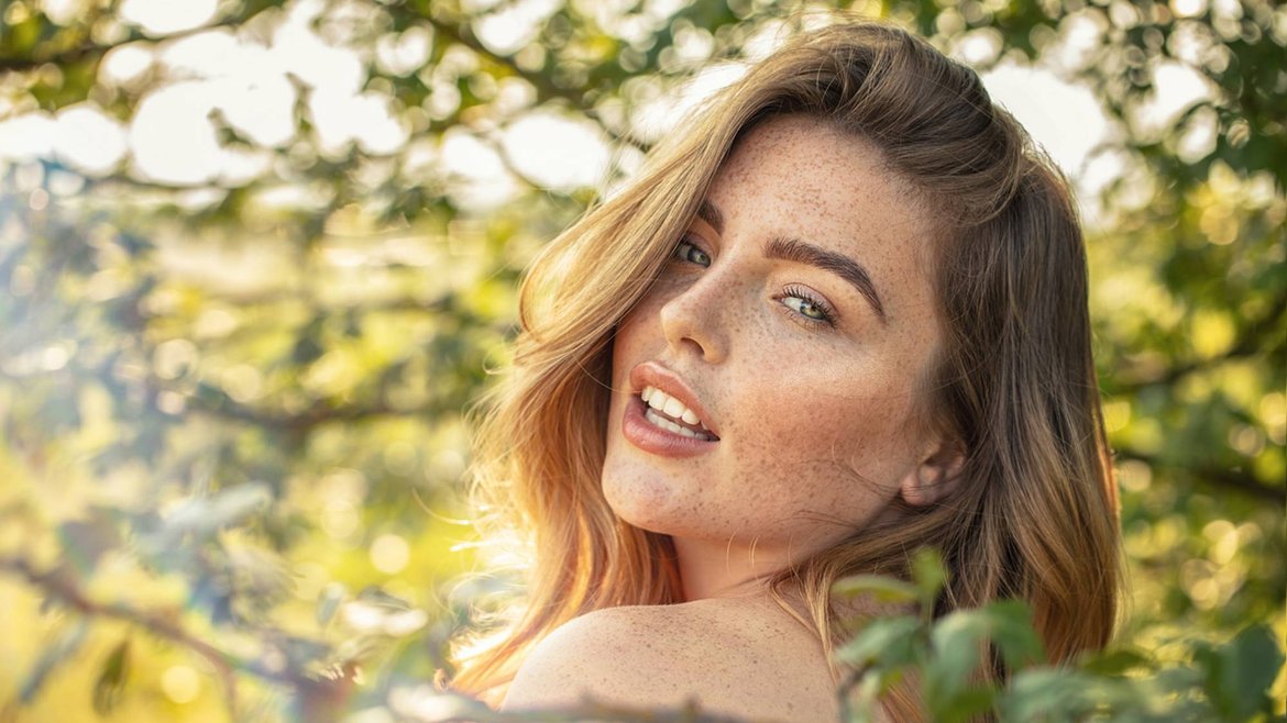 Haarfarbe Dunkelblond: Tipps zum Färben & Pflegen | L'Oréal Paris
